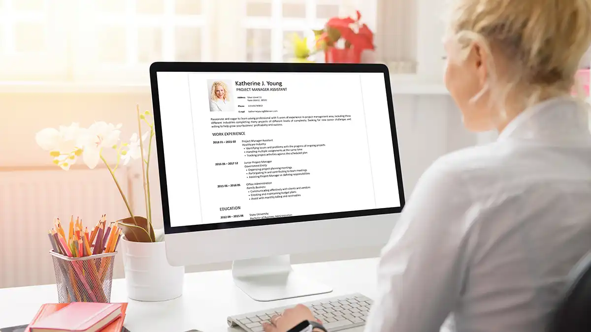 CV Lite Review: A Simple Tool for Building Perfect Resumes - Business Upside